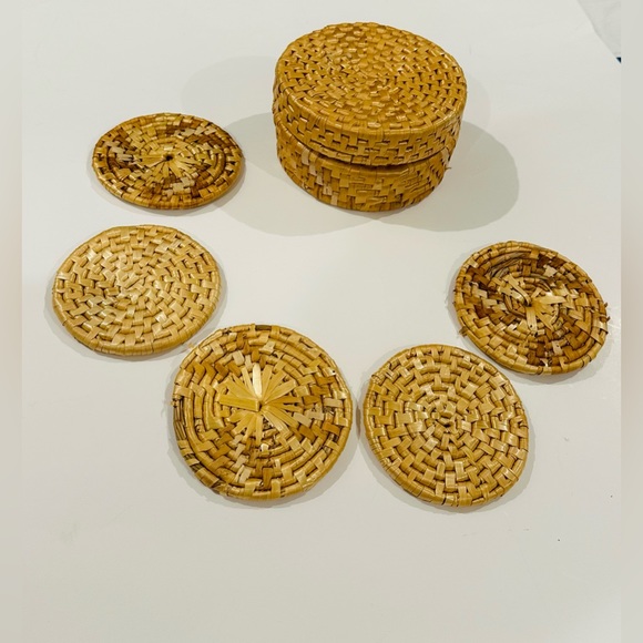 Dining | Vintage Woven Coaster Set Of 5 Wicker Raffia Round Coasters ...